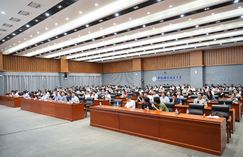 英国皇家科学院院士Varinder K. Aggarwal教授访问中国科大并做客“大师论坛”-中国科大新闻网