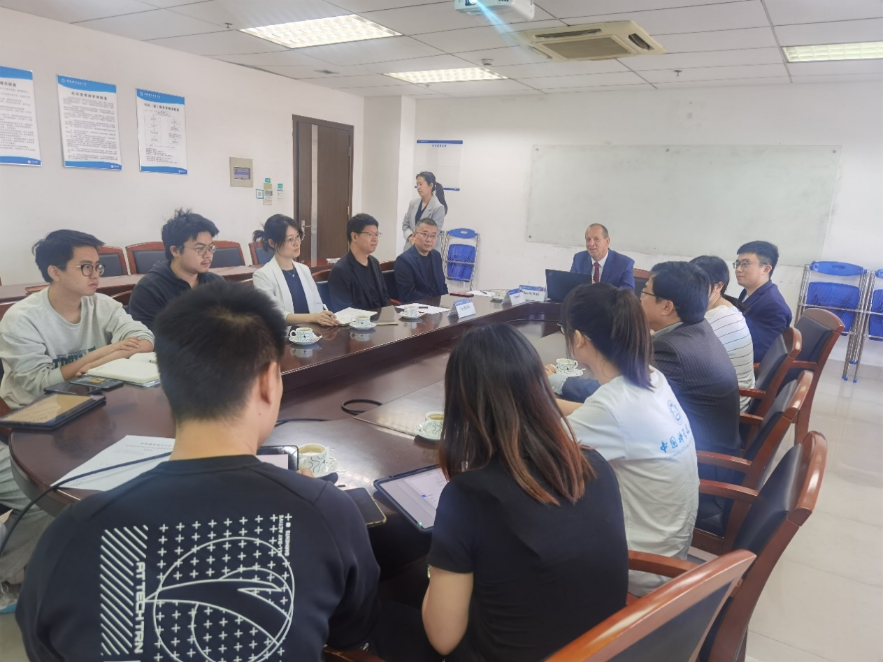 日内瓦大学Harald Hau教授应邀访问中国科大-中国科大新闻网